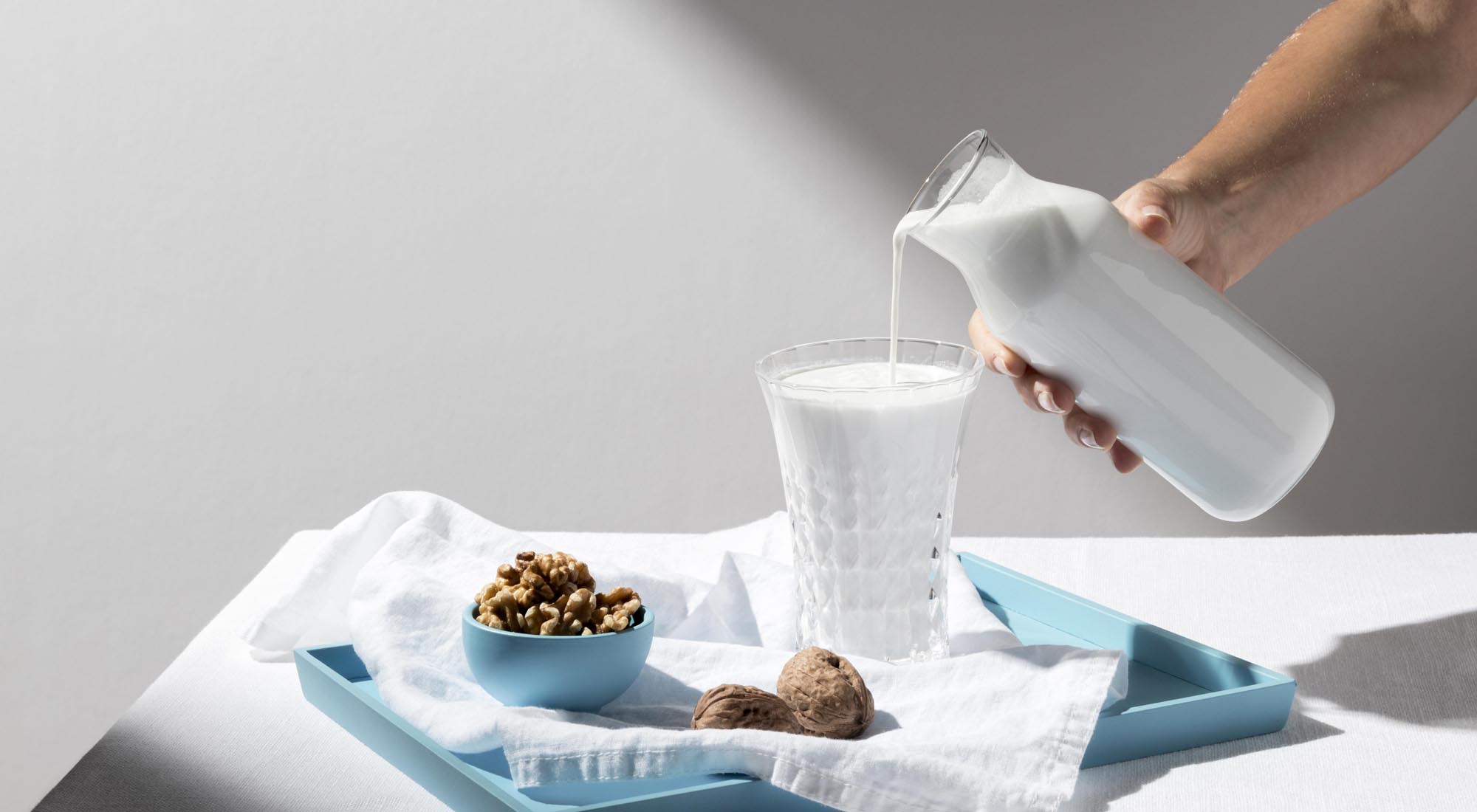 Можно ли пить молоко ночью фото - Manicake.ru